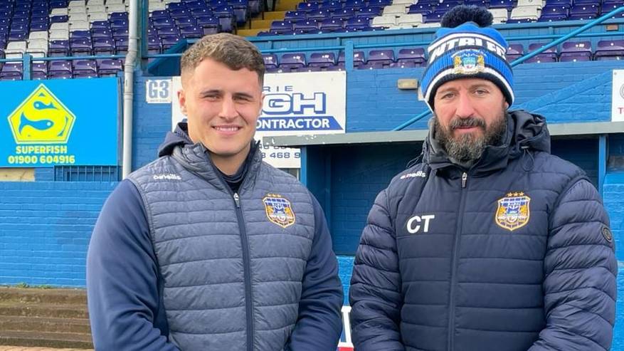 DAVE WEETMAN SIGNS IN AT TOWN FOR NEXT 2 YEARS!